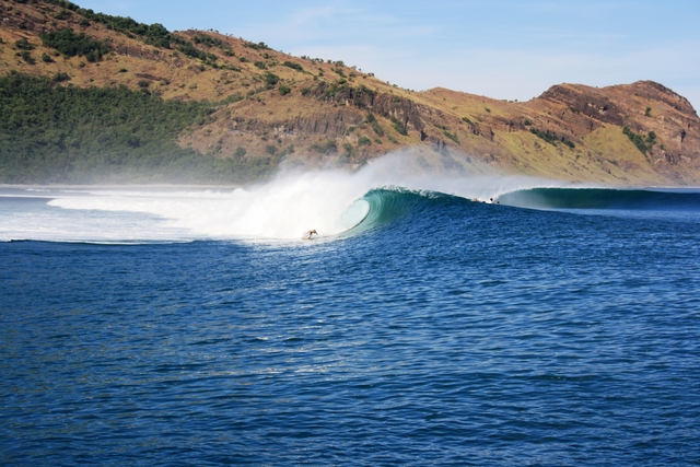 Surfing in Sumbawa - Nomad Surfers | Nomad Surfers