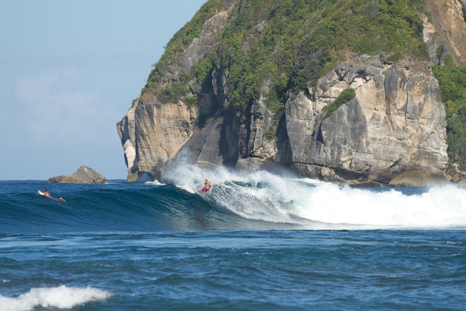 Surfing in Sumbawa - Nomad Surfers | Nomad Surfers